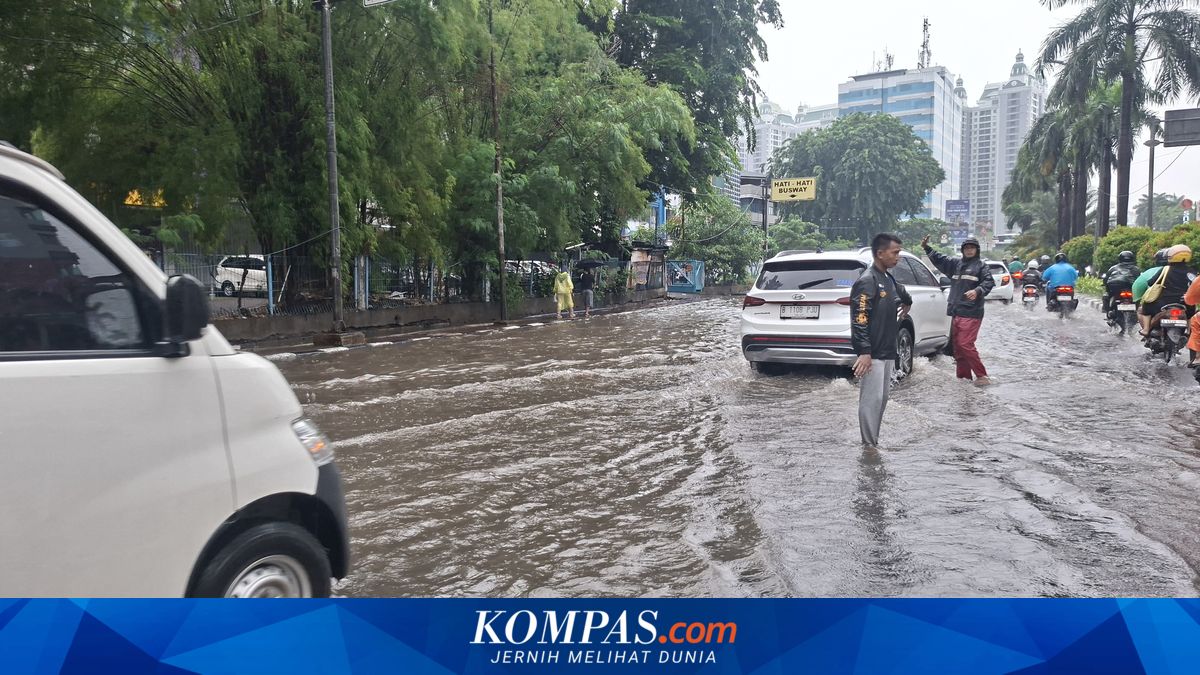 Kawasan Sunter Masih Banjir, Motor Sempat Boleh Masuk Tol