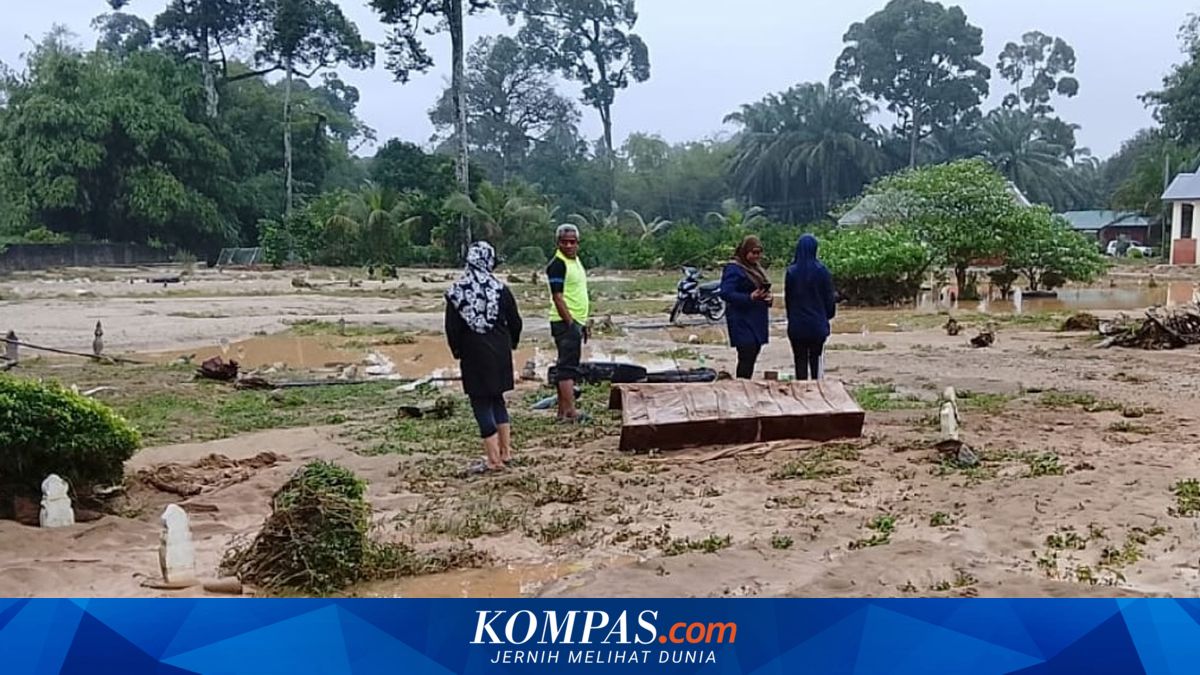 Jenazah Manusia Keluar dari Kuburan akibat Banjir, Makam Hancur