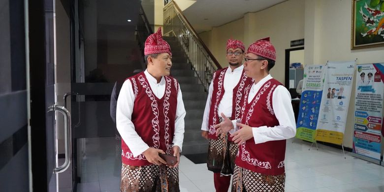 Berita Harian Pemkot-kediri-wajibkan-asn-pakai-pakaian-khas Terbaru ... Berita Harian Pemkot-kediri-wajibkan-asn-pakai-pakaian-khas Terbaru ...