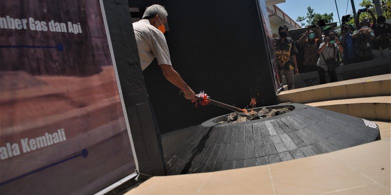 Berita Terkini Harian Mrapen Api Abadi Terbaru Hari Ini - Kompas.com