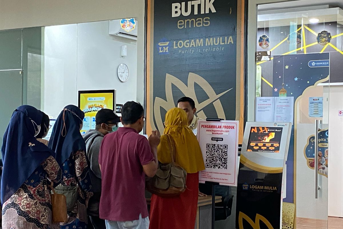 Antrean Dibatasi, Pembeli di Butik Antam TB Simatupang Kecewa Pulang ...