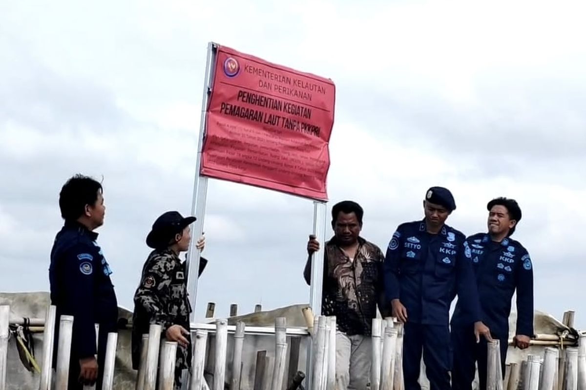 KKP Segel Pagar Laut di Bekasi Milik PT MAN