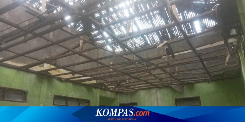 Atap Puskesmas di Boganatar Sikka Nyaris Ambruk Akibat Erupsi Gunung ...