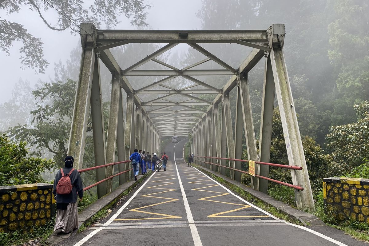 Jembatan Cangar Mulai Dipasang Pagar Pengaman Pertengahan Mei 2026 ...