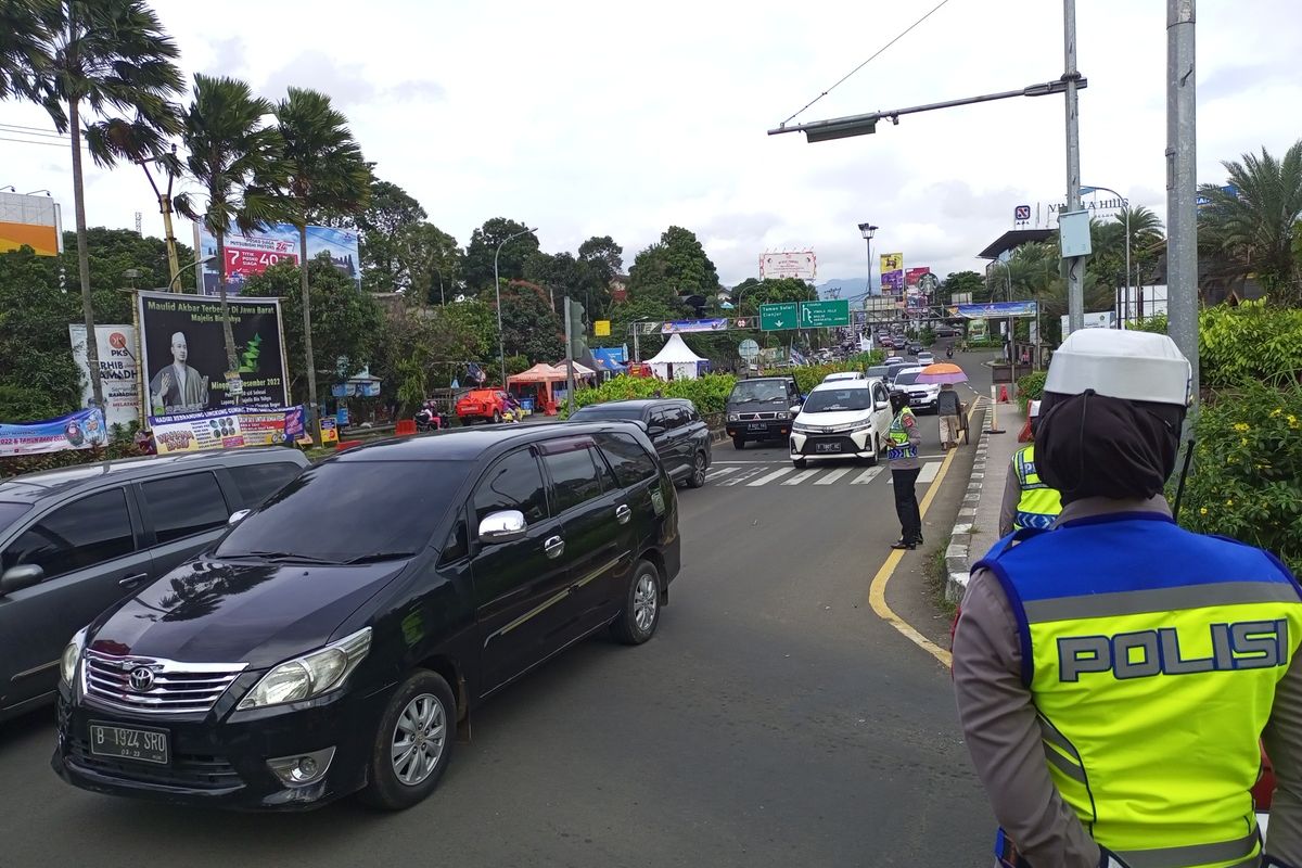 H-1 Natal 2022, Puncak Bogor Macet, "One Way" Arah Jakarta Berlaku Situasional