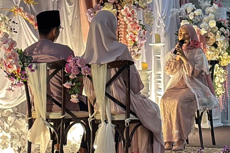 5 Outfit Nadin Amizah Saat Pengajian Jelang Pernikahan, Nuansa Floral