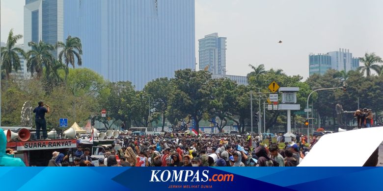 Ada Demo, Akses Jalan Merdeka Barat Masih Direkayasa