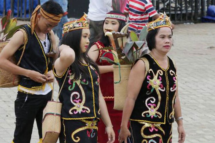 Dihadiri Jokowi, Tradisi Mappanretasi di Tanah Bumbu Merajut Kebinekaan