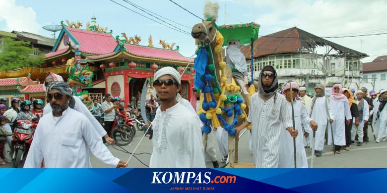 Tahun Baru Islam, Replika Gajah dan Unta Diarak