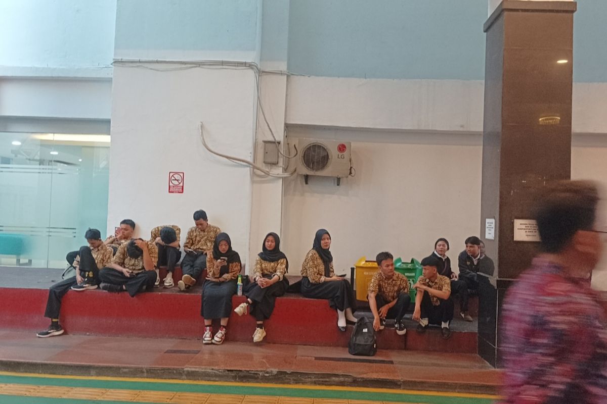 Kala Pelajar dan Fresh Graduate SMK Berburu Pengalaman di Job Fair
