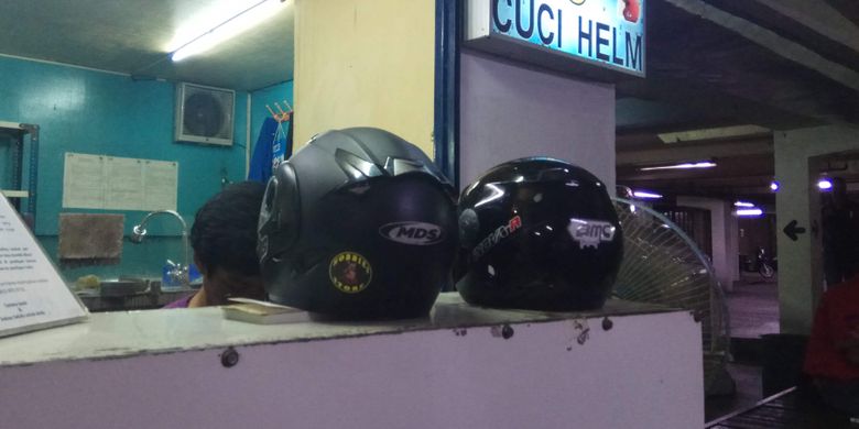 Menghasilkan Cuan Dengan Membuka Gerai Cuci Helm