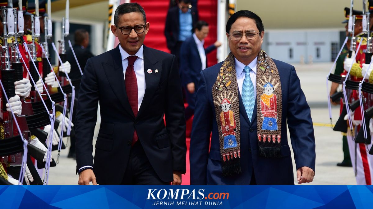 Disambut Sandiaga, PM Vietnam Tiba di Indonesia untuk Ikuti KTT ASEAN