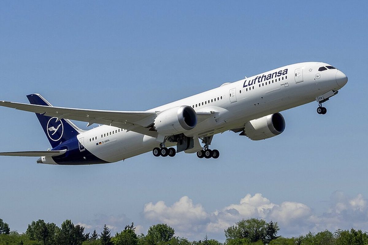 Pesawat Lufthansa 752 Terpaksa Kembali ke Jerman karena Tak Dapat Izin ...