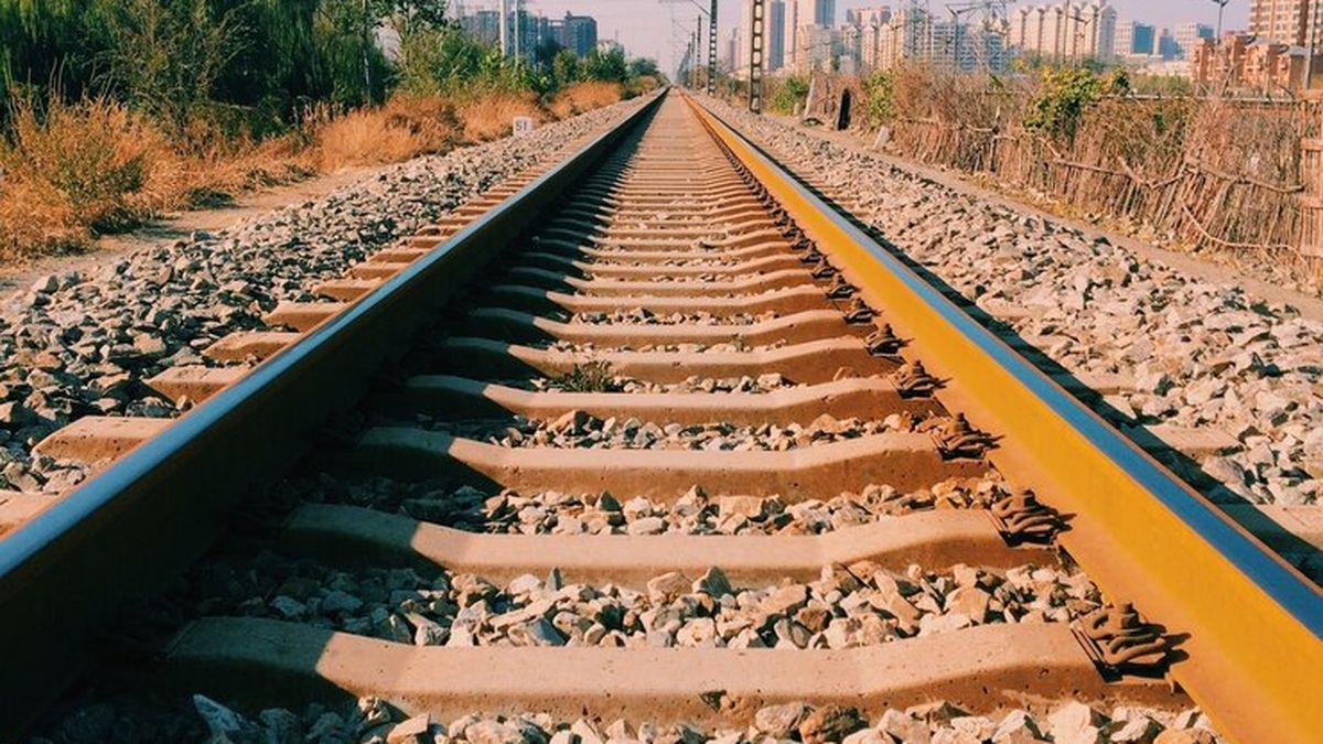 4 Fungsi Kerikil pada Rel Kereta Api yang Jarang Diketahui