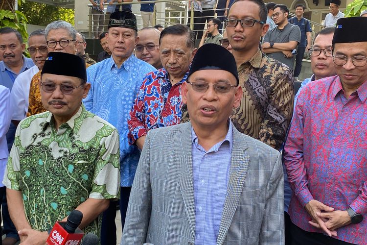 Menkes Masuk MWA, Rektor Unair Sebut Tak Pengaruhi Pencopotan Dekan FK