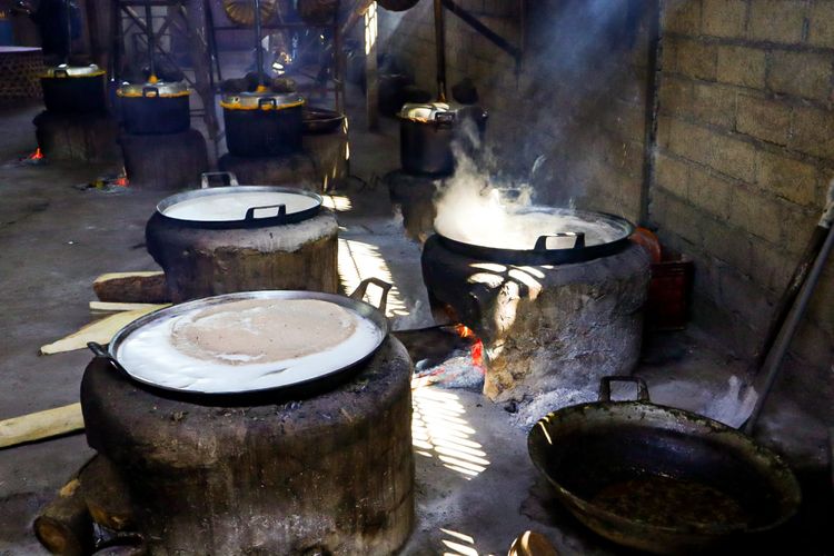 Foto : 6 Oleh-oleh Khas Desa Les di Bali, Ada Gula Lontar dan Arak ...