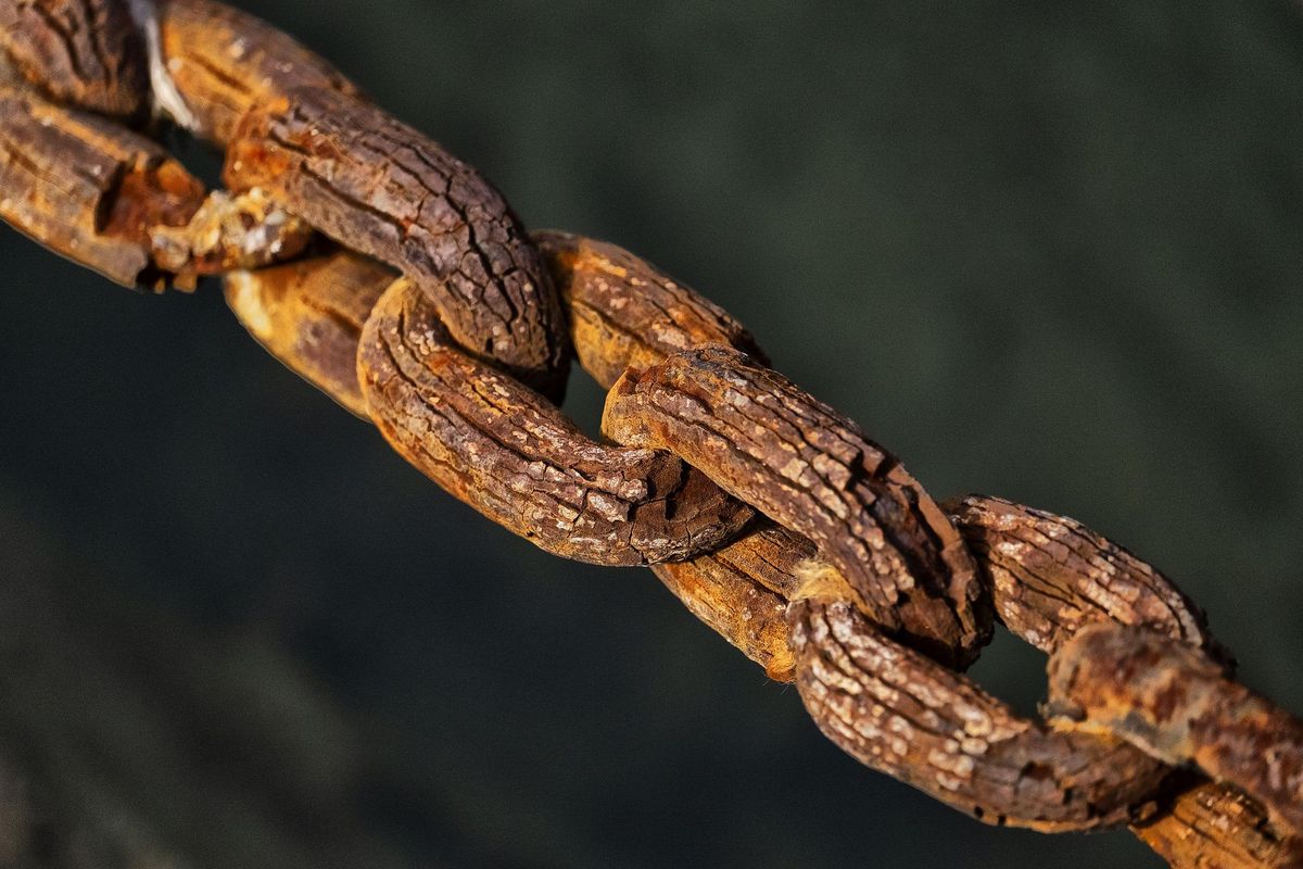 Mengapa Peristiwa Perkaratan Besi Termasuk Perubahan Kimia