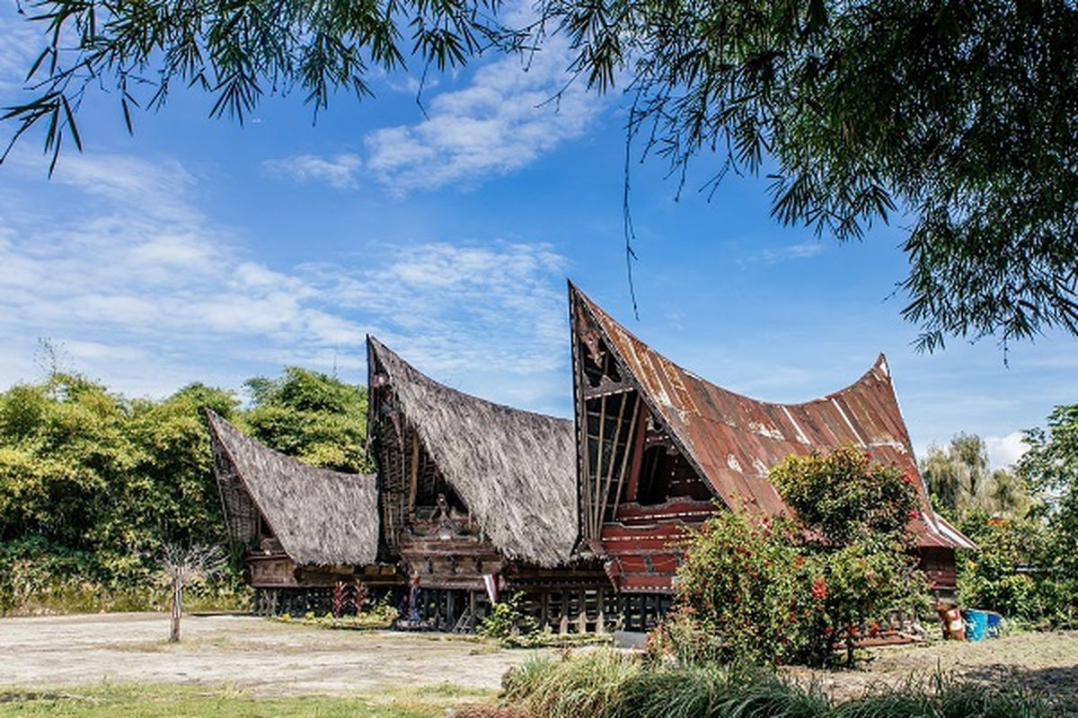 Homestay Unik Desa Huta Tinggi Pulau Samosir, Menginap di Rumah Adat Batak