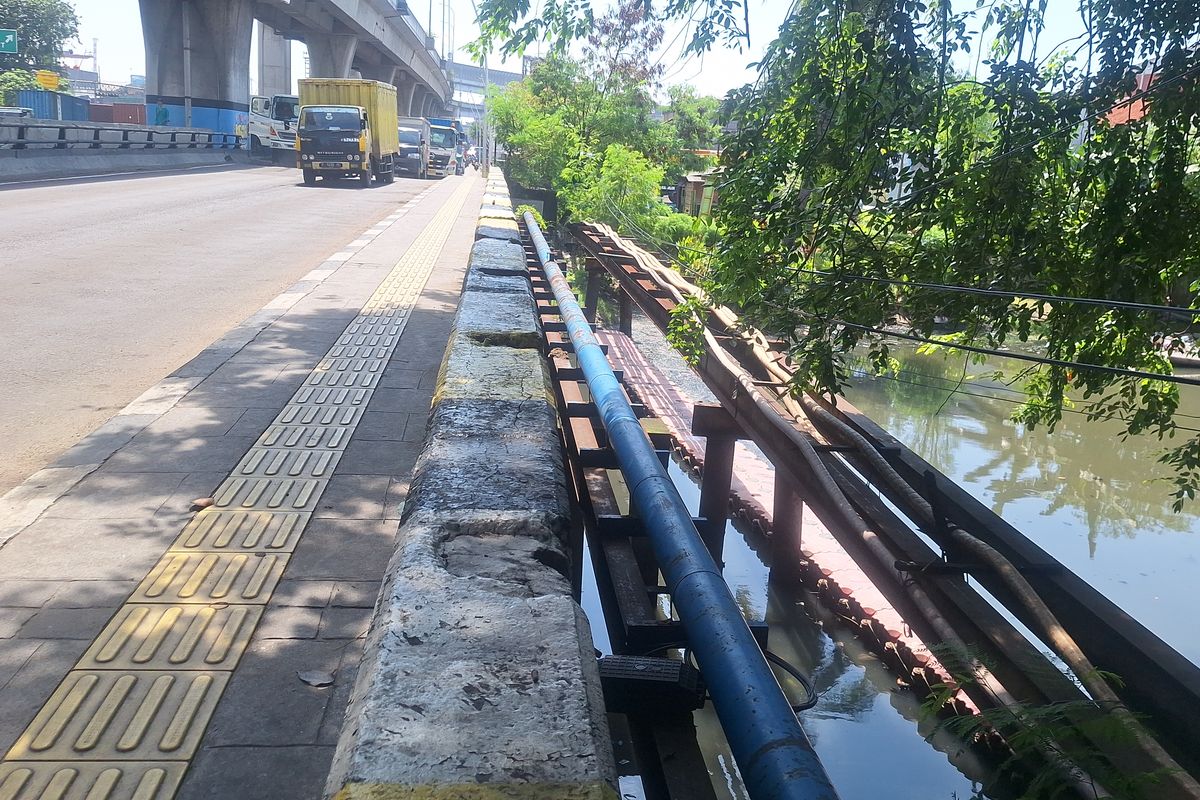 Pagar Pembatas Jembatan Buntung Koja Hilang, Sudah 10 Tahun Tak Diperbaiki