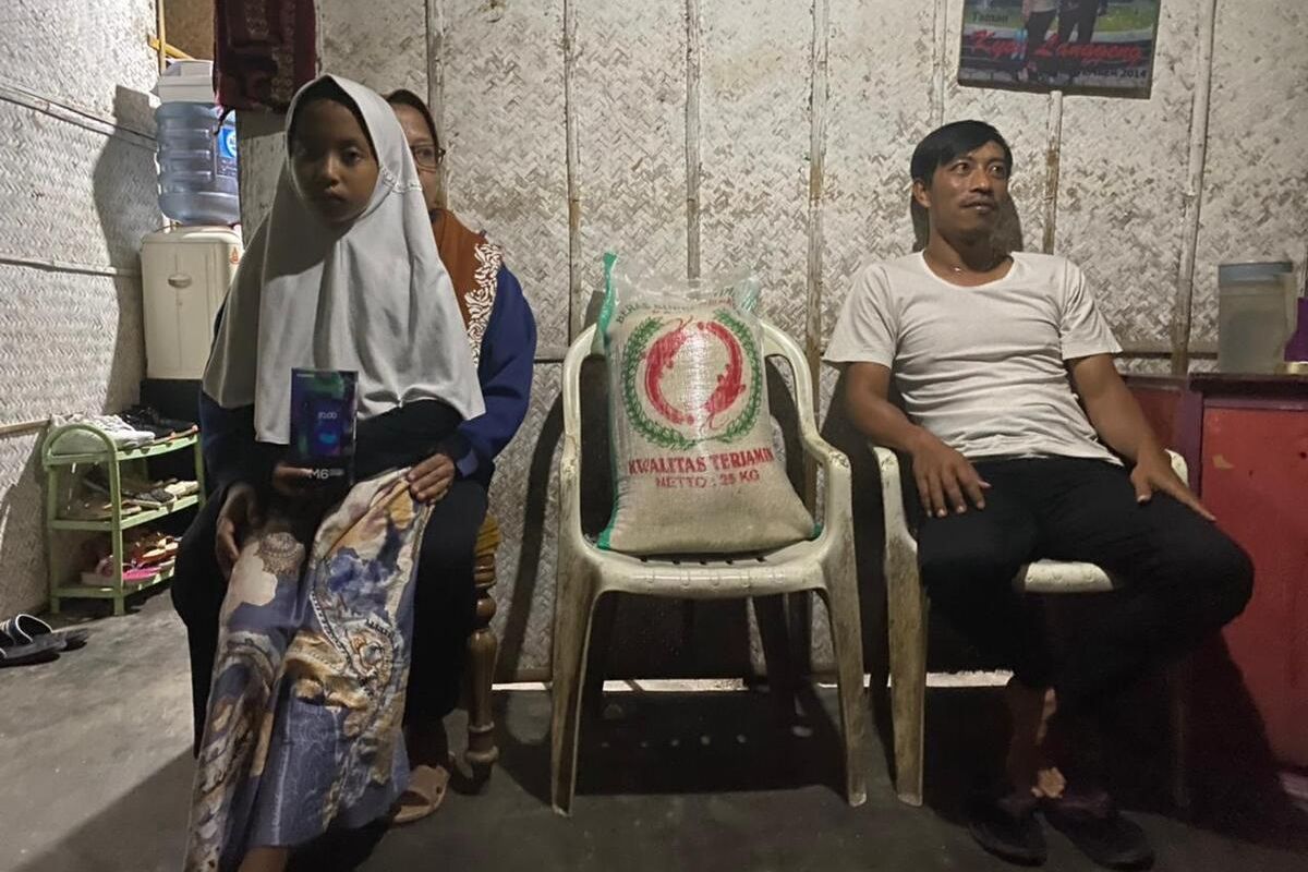 Bekerja di Pabrik Pembuatan Emping, Ini Sosok Fajar, Kader PDI-P yang ... Bekerja di Pabrik Pembuatan Emping, Ini Sosok Fajar, Kader PDI-P yang ...