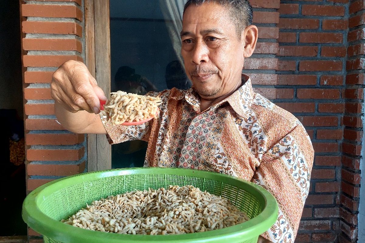 Kuliner Khas Desa Asinan di Tepi Rawa Pening, Cetul Krispi hingga ...