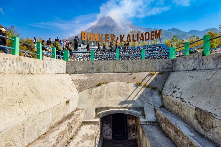 Foto : Berwisata ke Bunker Kaliadem Gunung Merapi, Bisa Naik Kendaraan ...