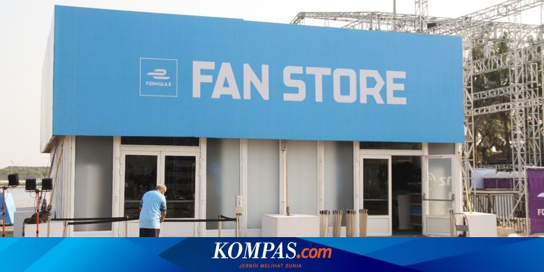 Fan Store Formula E Jakarta 2022: Jersey Rp 450 Ribu Laris Diserbu