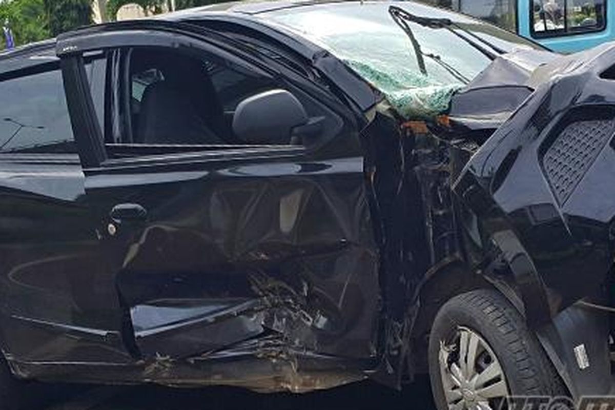 Sebuah Mobil Tabrak Restoran Jepang di Senopati