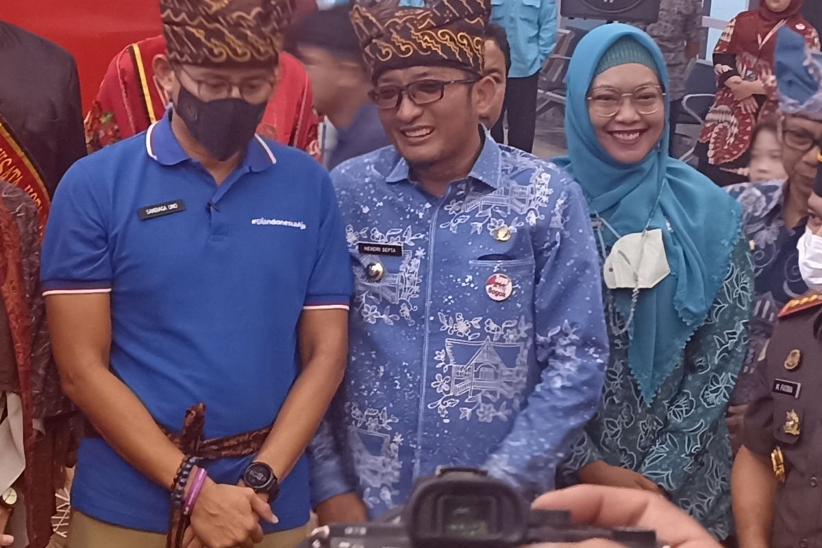 Sandiaga Uno Resmikan Gedung Youth Center di Padang, Minta Pemkot ... Sandiaga Uno Resmikan Gedung Youth Center di Padang, Minta Pemkot ...