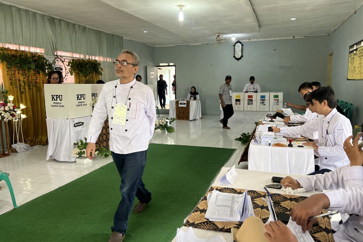 KPPS di TPS 07 Bogor Kompak Pakai Seragam Pelayan Restoran, Ternyata ...