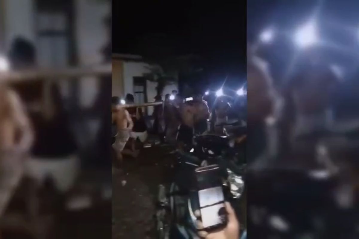 Jalan Rusak, Warga di Majene Terpaksa Tandu Jenazah Sejauh 7 Kilometer