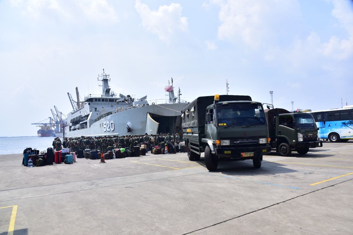 4 Kapal Perang Angkut Puluhan Rantis Lapis Baja demi Pengamanan WWF ke-10 di Bali