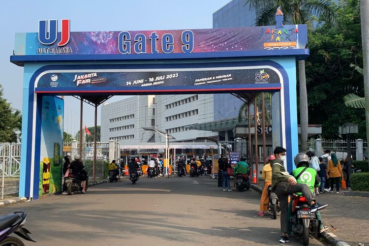 Foto : PRJ Dibuka Hari Ini, Cek Rute Transjakarta Menuju Pekan Raya ...