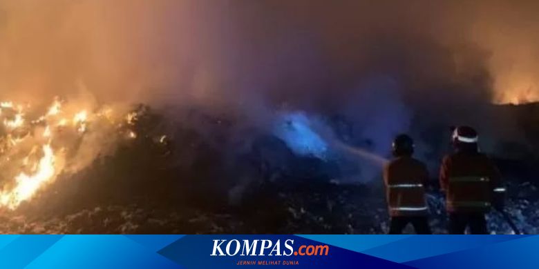 Warga Keluhkan Asap Kebakaran TPA di Sumbawa Barat