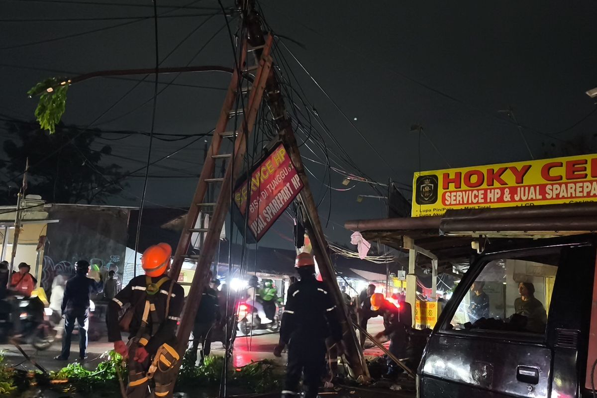 Listrik Padam di Aria Putra Ciputat Imbas Pohon Tumbang, PLN Ganti ...
