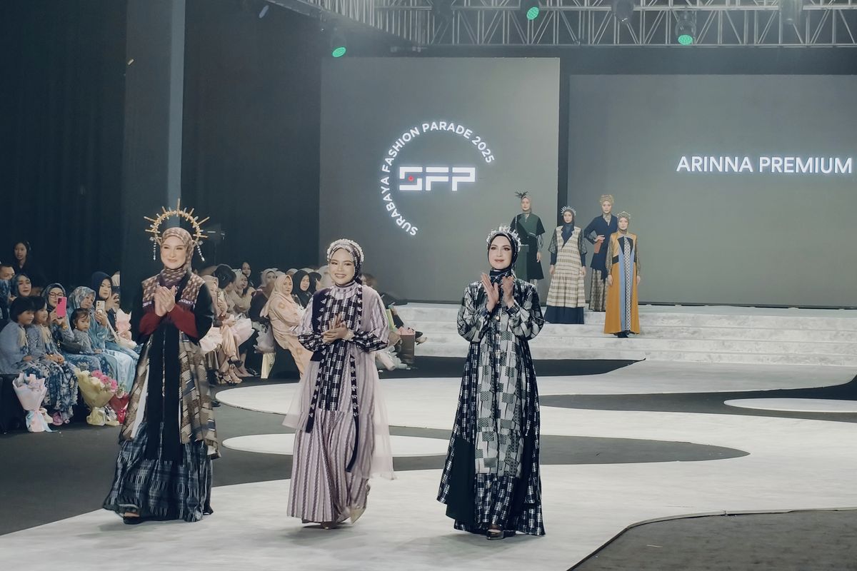 Arumi Bachsin dan Irish Bella Memukau di SFP 2025, Pakai Hijab Karya Desainer Sumenep