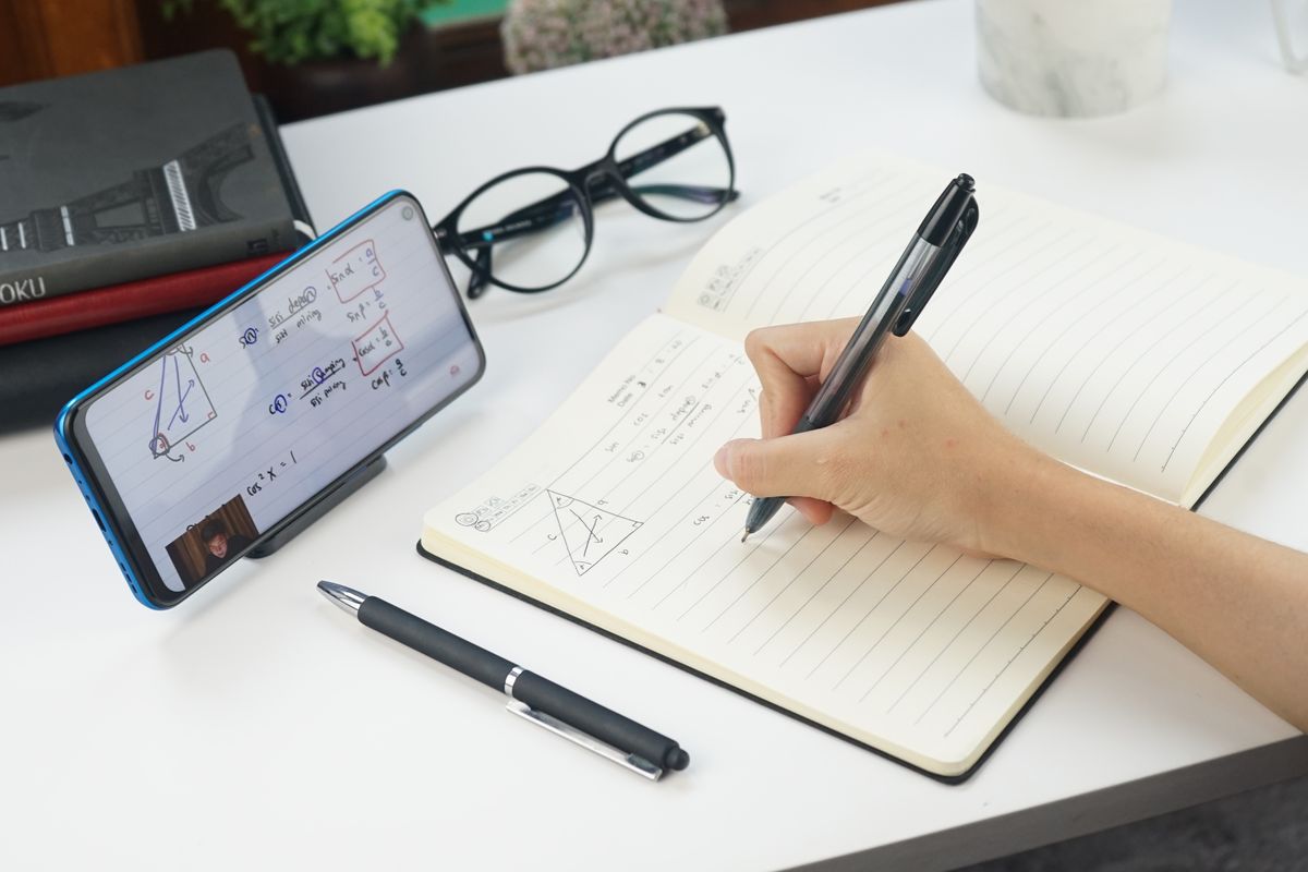 Contoh Teks Daily Activity