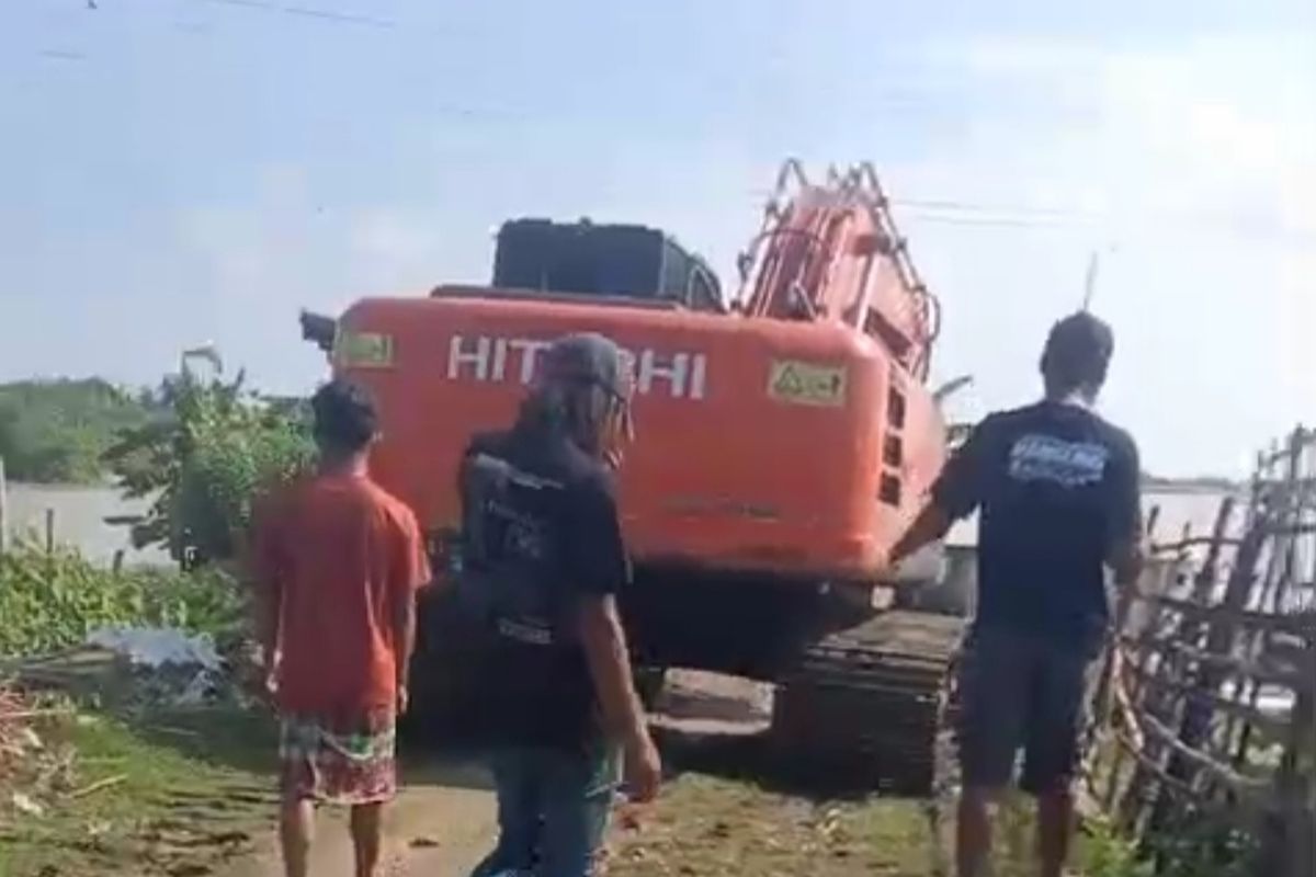 Tanggul Sungai Tuntang Jebol, Penanganan Tertunda karena Debit Air Belum Surut