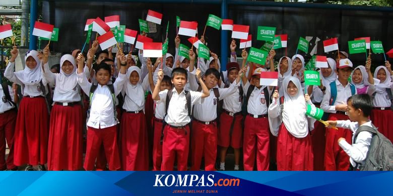 Tunggu Raja Salman, Siswa SD Padati Area Luar Istana Bogor Sambil Bawa ...