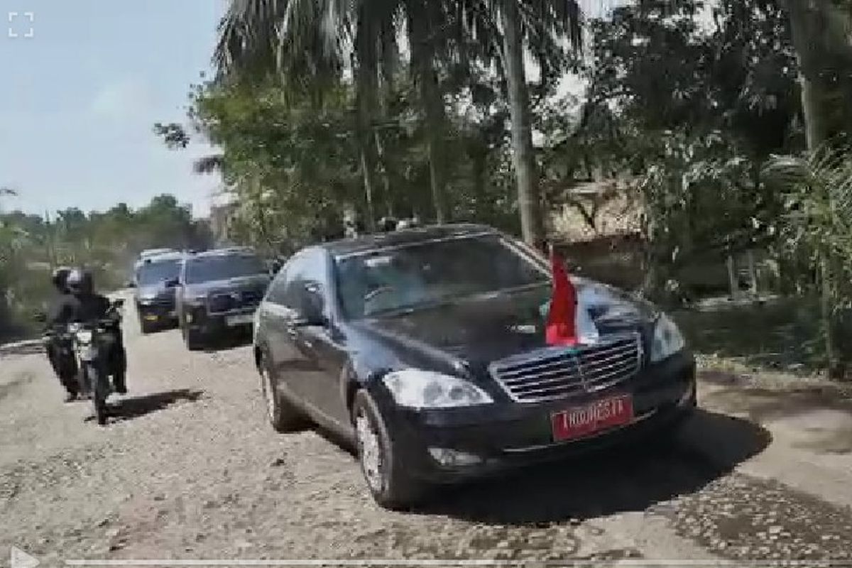 Tinjau Jalan Rusak di Jambi, Jokowi: Perbaikan Diambil Alih Pemerintah Pusat
