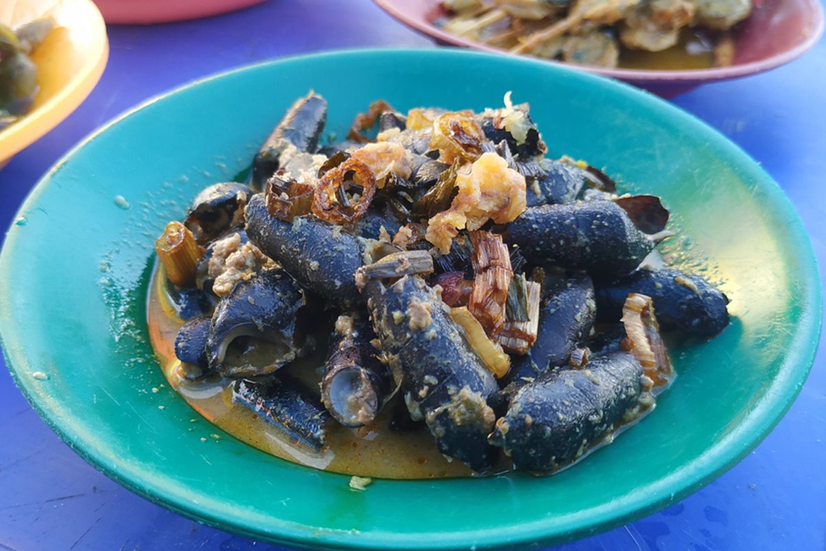 7 Tempat Makan Dekat Pantai Padang Taplau, Ada Langkitang atau Gulai ...