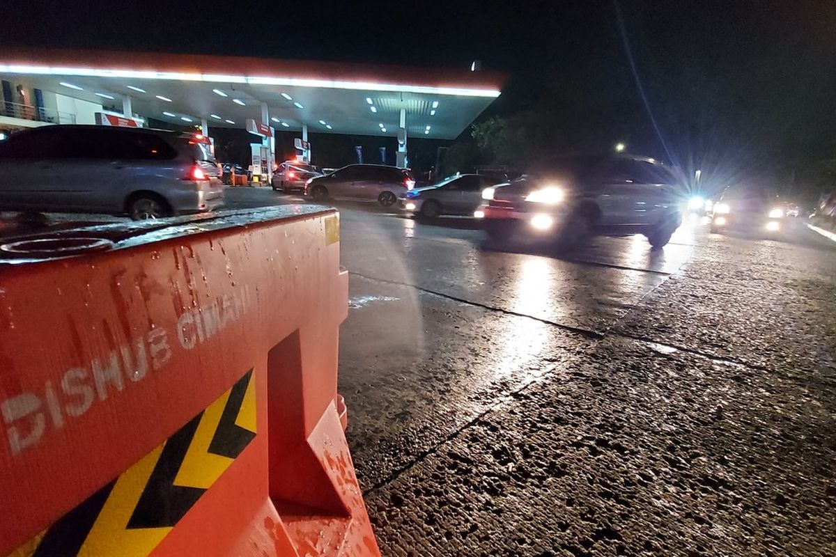 Jelang Puncak Arus Mudik Lebaran, Polisi Temukan Satu Ember Paku di Tol ...