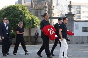 Suasana Haru Pemakaman Diogo Jota Saat Skuad Liverpool Tiba