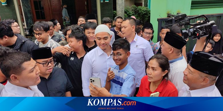 Blusukan dan Bagikan Buku di Jakpus, Kaesang Bantah Sedang Kampanye