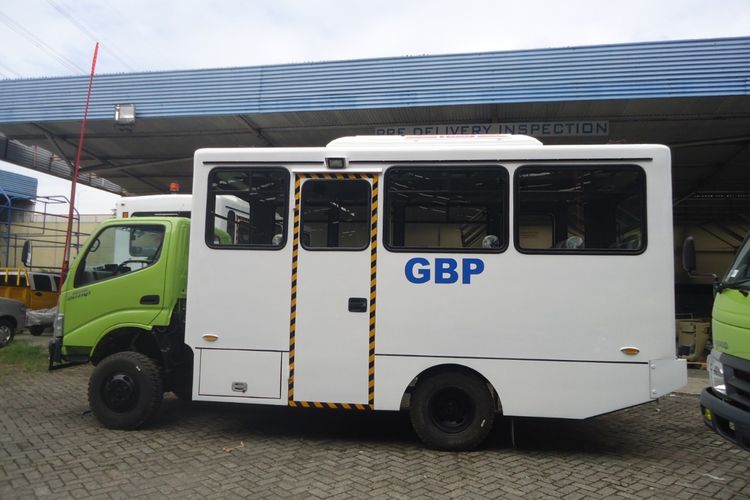 Foto : Manhauler, Solusi Aman Angkut Penumpang di Medan Ekstrem