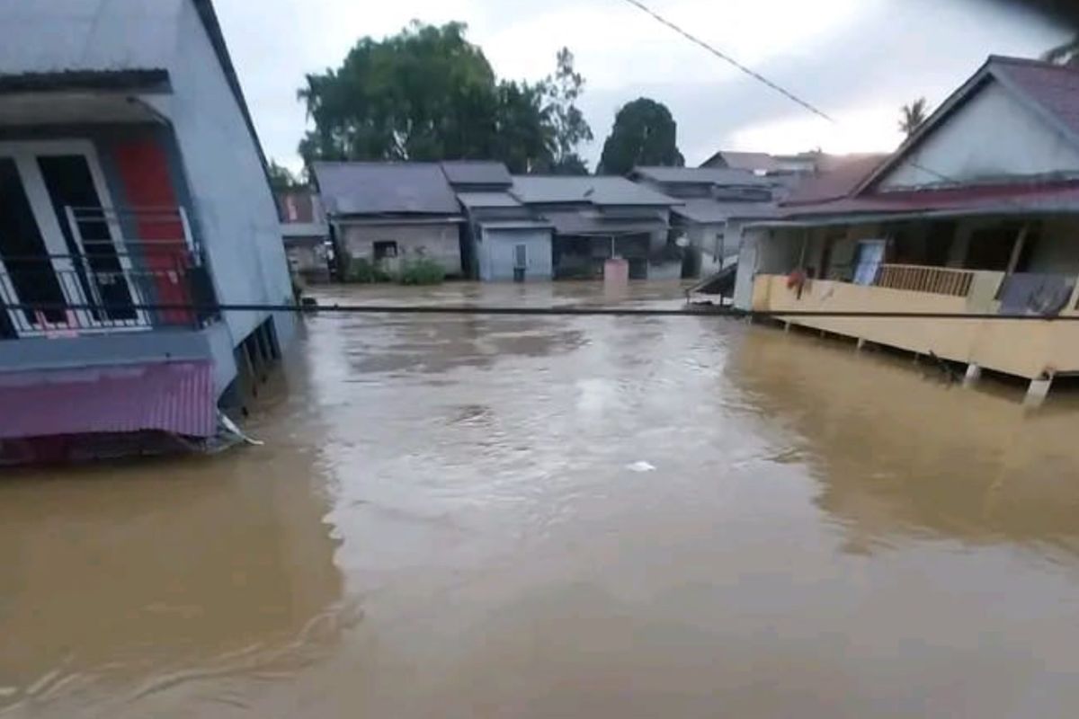 8.845 Jiwa Terdampak Banjir di Landak Kalbar, Dapur Umur dan Posko ...