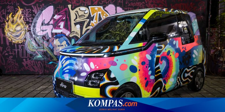 Modifikasi Mobil Listrik Wuling Air ev Berselimut Graffiti