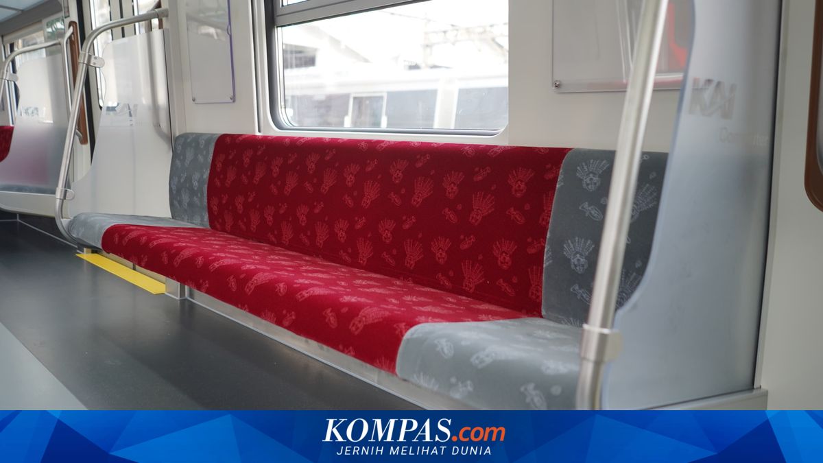 Penampakan Bangku Motif Ondel-ondel dan Tanjidor di KRL Baru