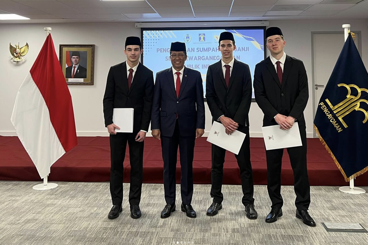 Sekilas Suasana Sumpah WNI Ole Romney, Dion Markx, dan Tim Geypens di ...