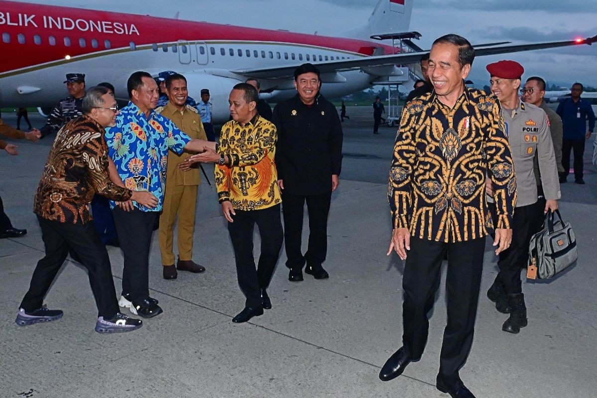 Jokowi Tiba di Papua, Disambut Bahlil hingga Budi Gunawan